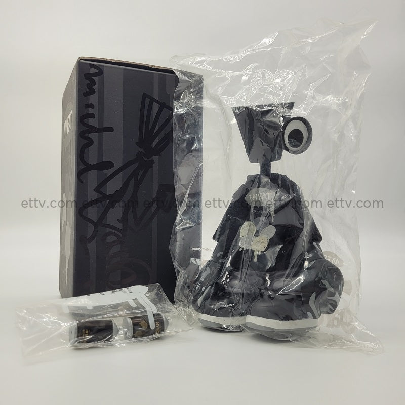 ETTV 2005 Michael Lau NY Fat Gardener-Shock: Limited Edition, Signed